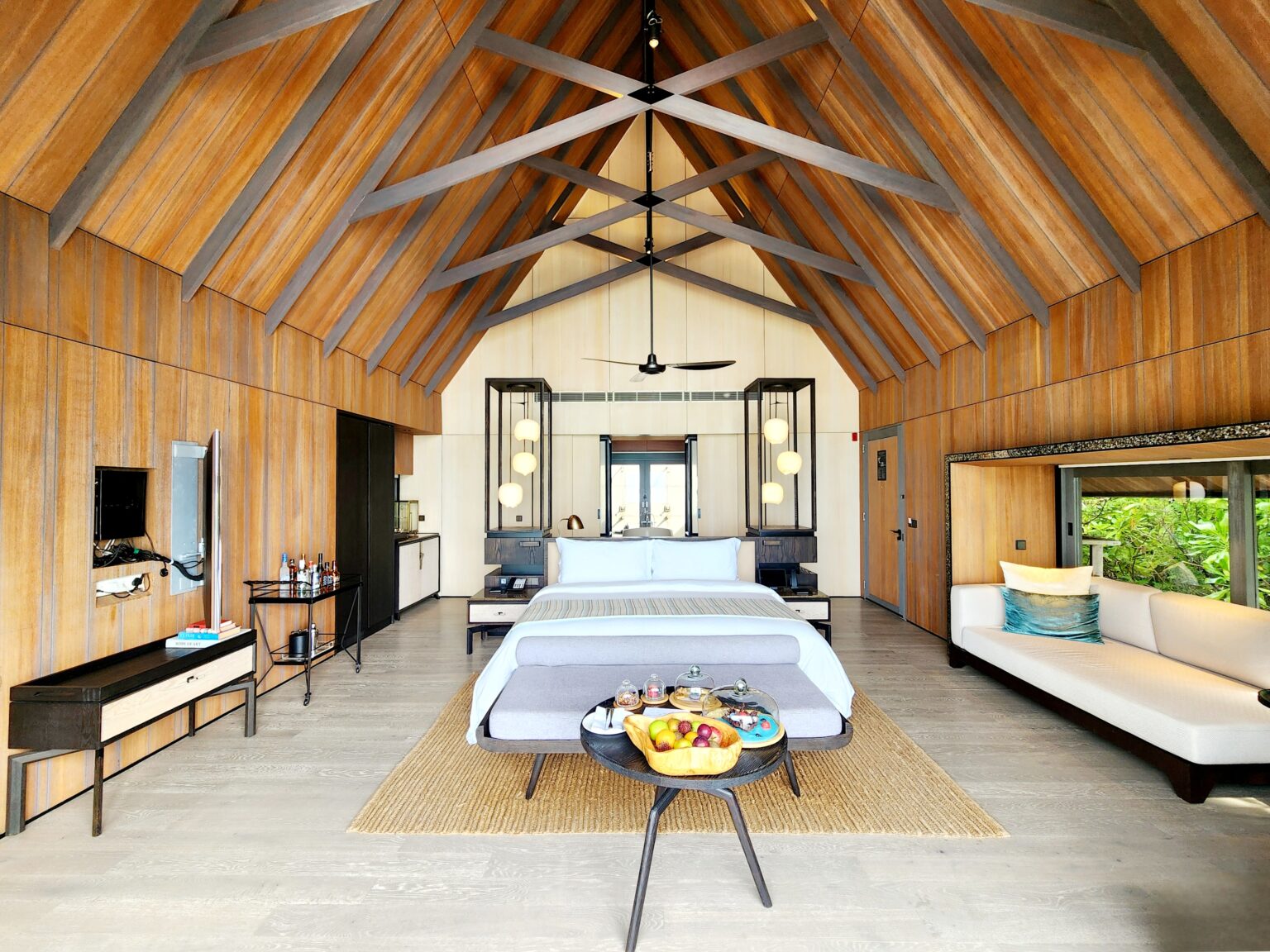 Best Butler Service, St Regis Maldives Vommuli Resort - Savour ...