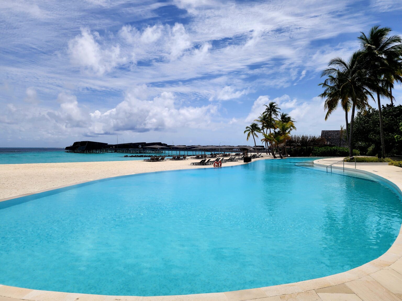Best Butler Service, St Regis Maldives Vommuli Resort - Savour ...